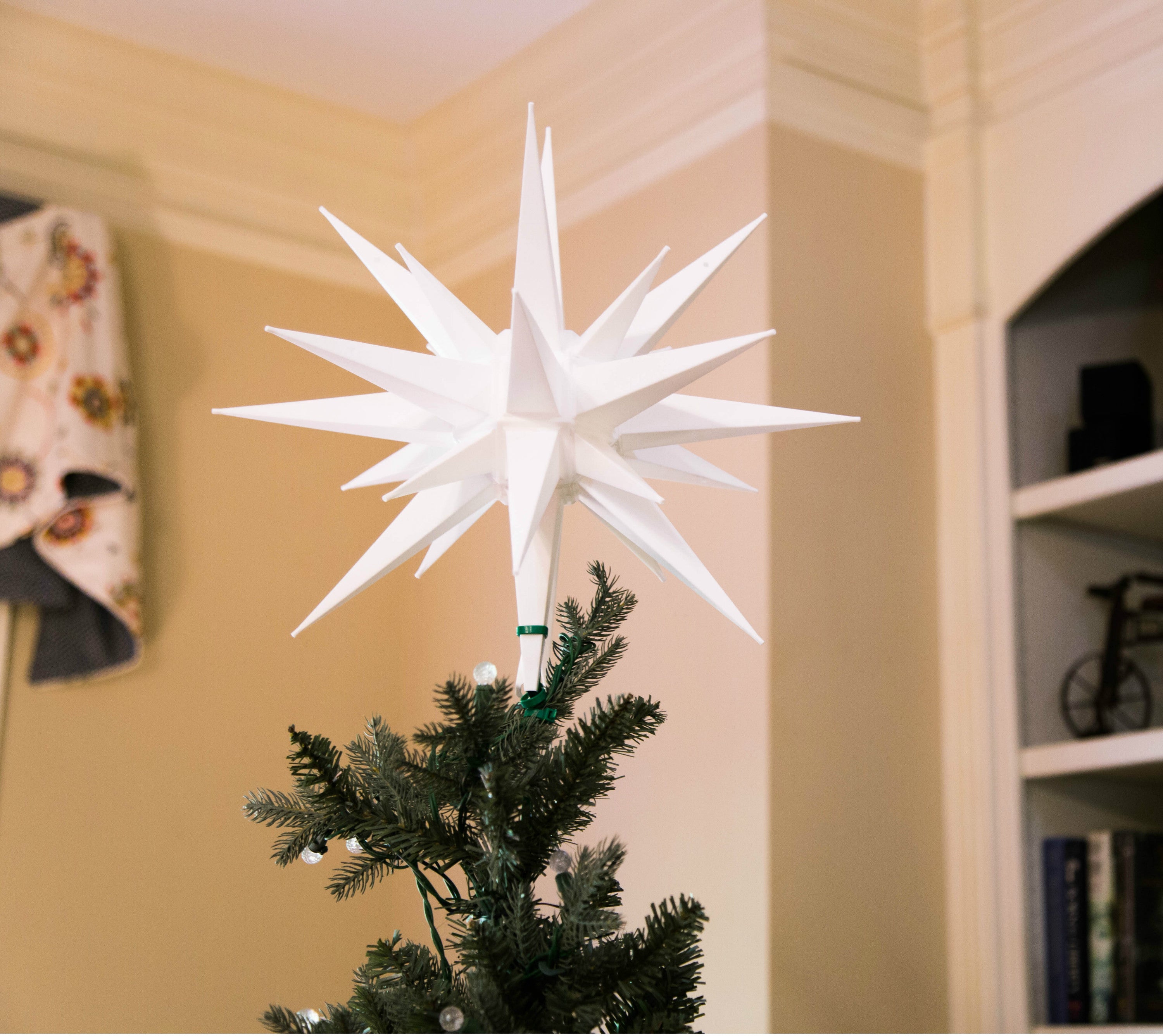 14" Moravian Star Tree Topper – elflogic.com